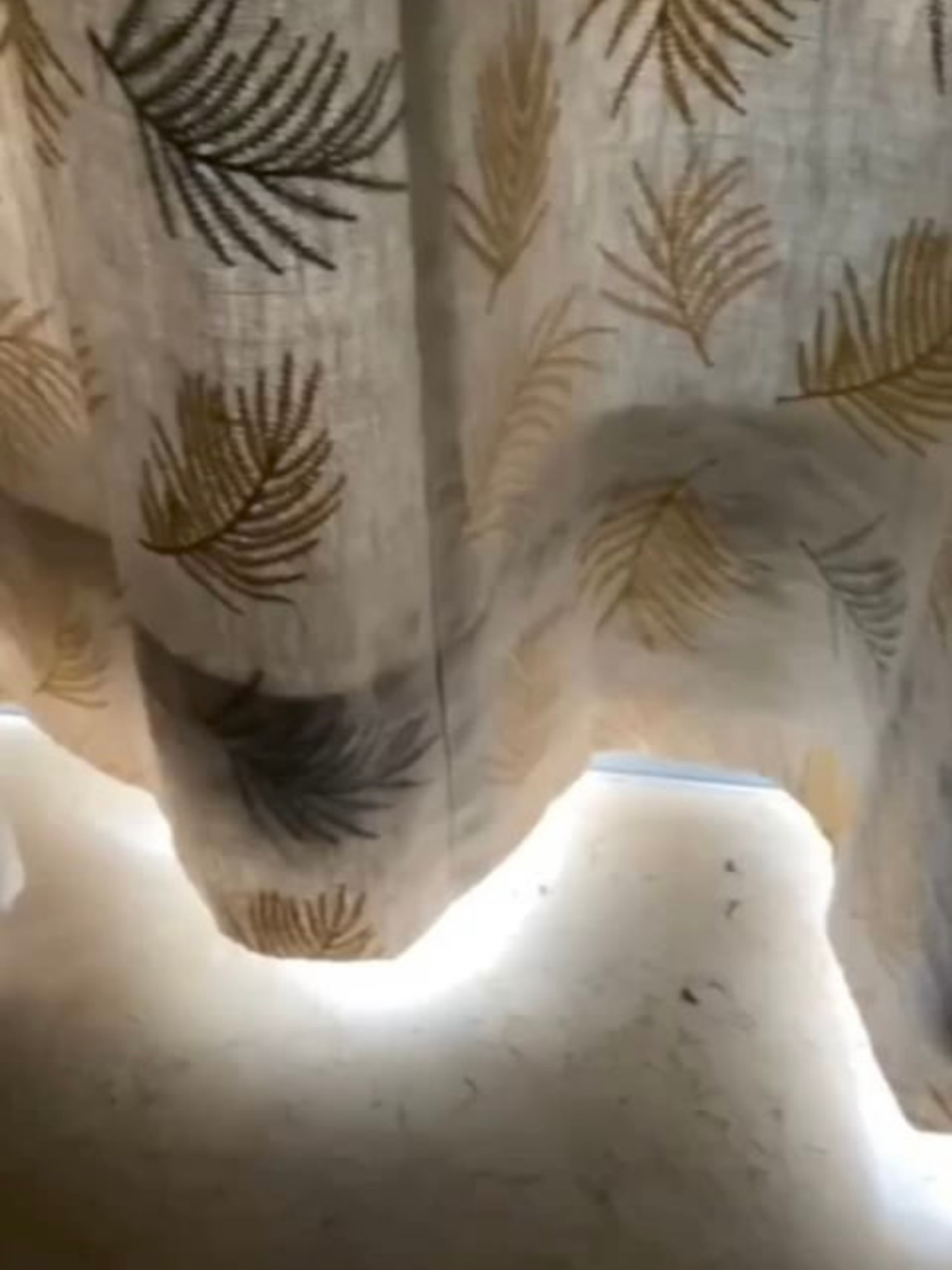 Ideal Gap Between Curtain Bottom and Floor | ARIANA